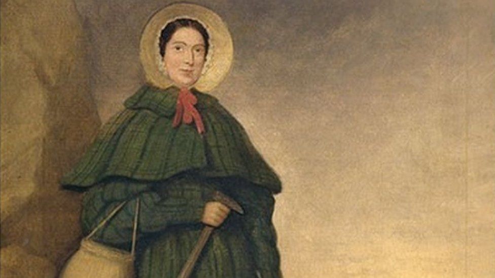 Mary Anning: Lyme Regis fossil hunter’s statue unveiled – BBC News ...